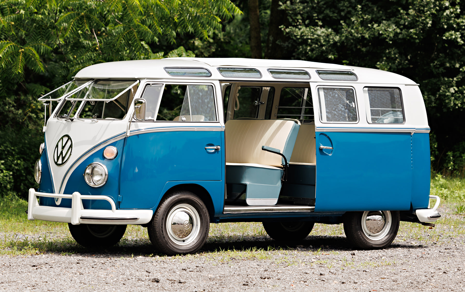 1967 Volkswagen 'Double Slider' Deluxe Microbus | Gooding & Company 1967 Volkswagen 'Double Slider' Deluxe Microbus | Gooding & Company